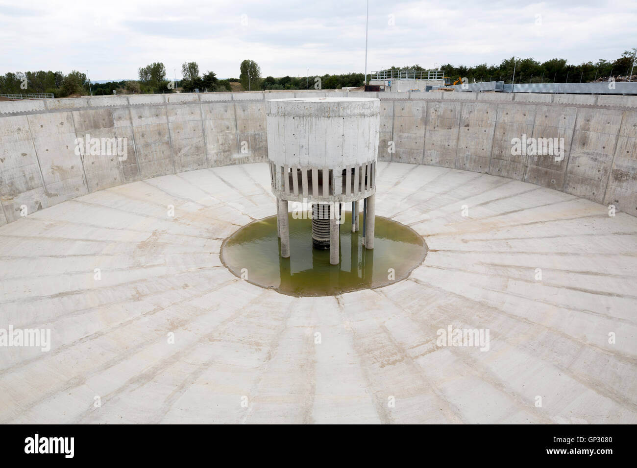 Solid contact clarifier tank hi-res stock photography and images - Alamy
