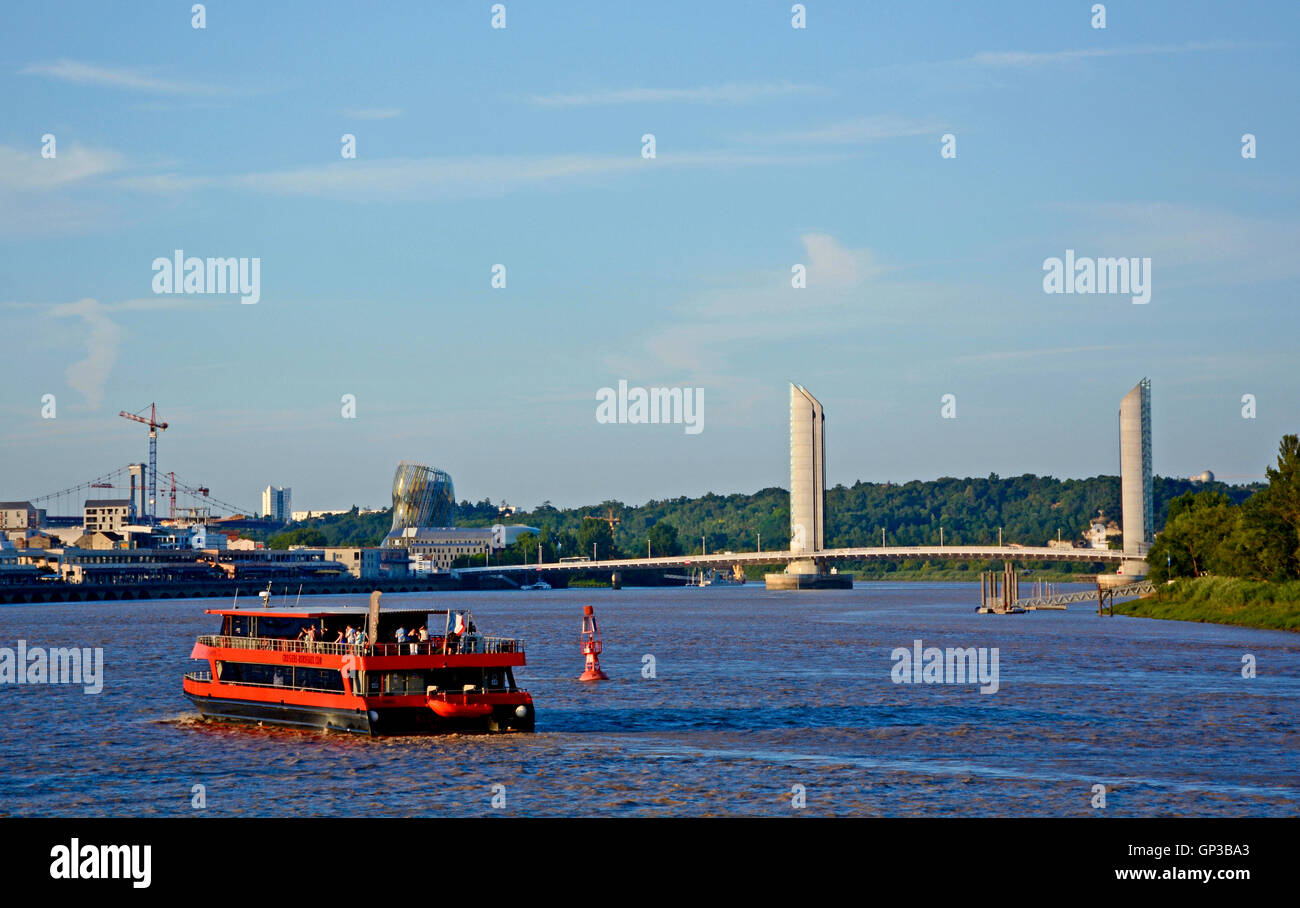 Bordeaux river bridge hi-res stock photography and images - Alamy