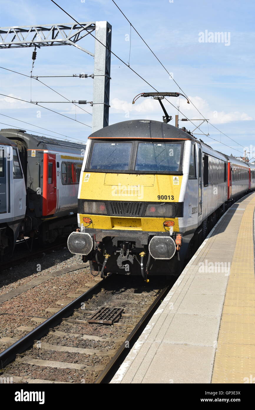 Class 90 Electric Locomotive Stock Photos & Class 90 Electric ...