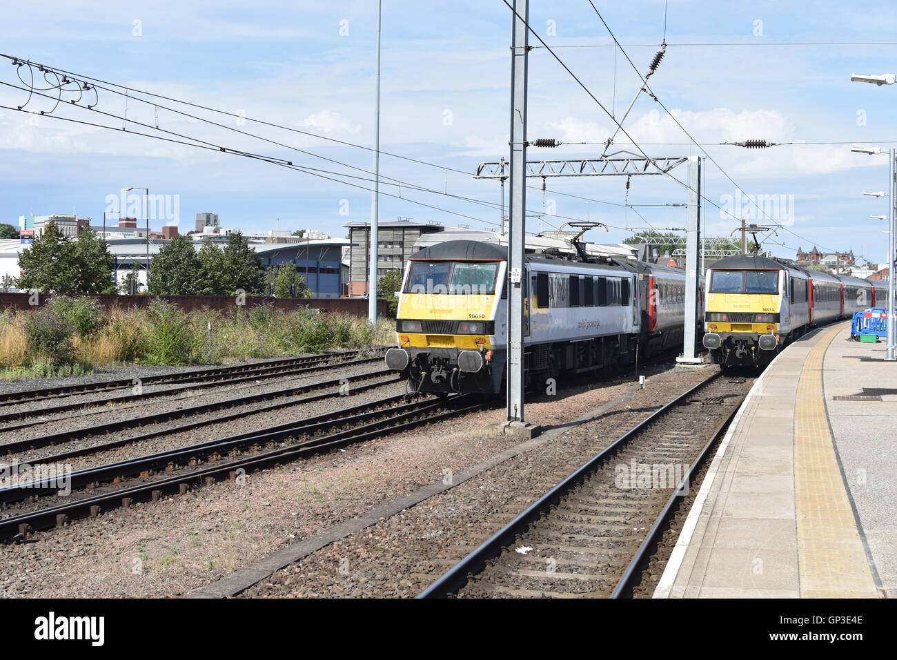Class 90's at Norwich Railway Station Stock Photo - Alamy