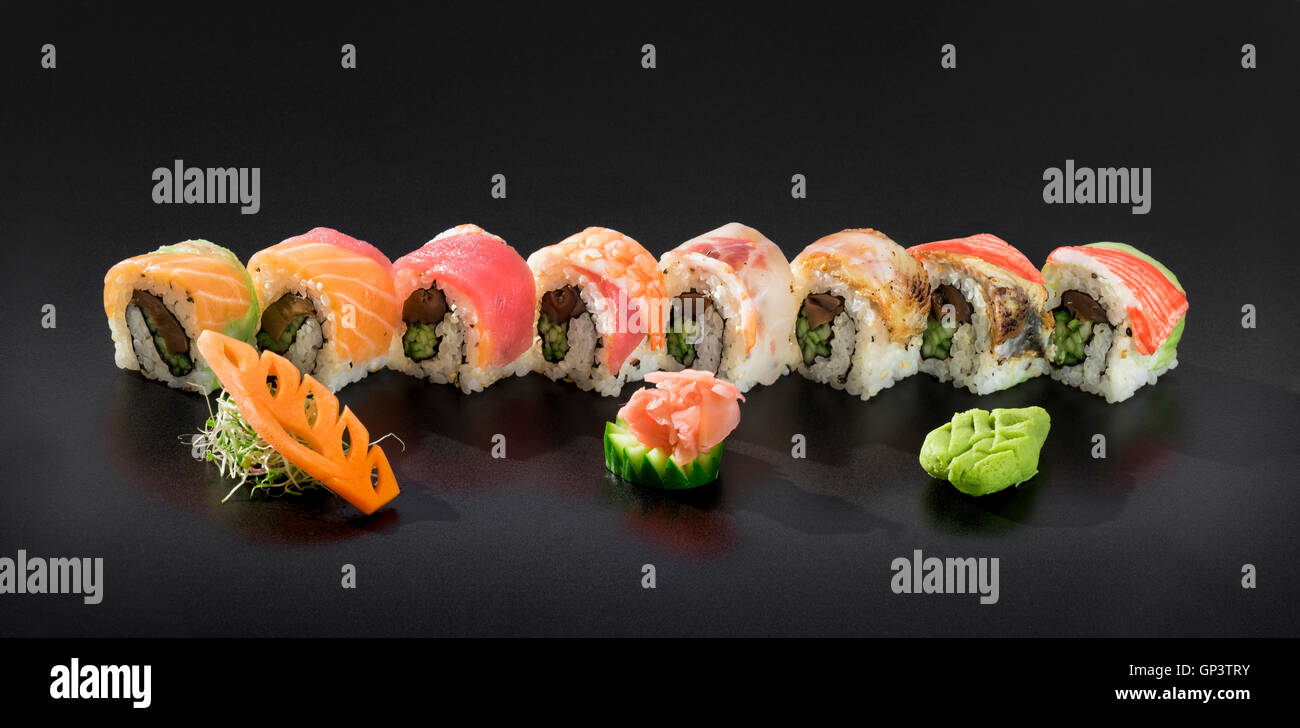 Uramaki sushi hi-res stock photography and images - Alamy