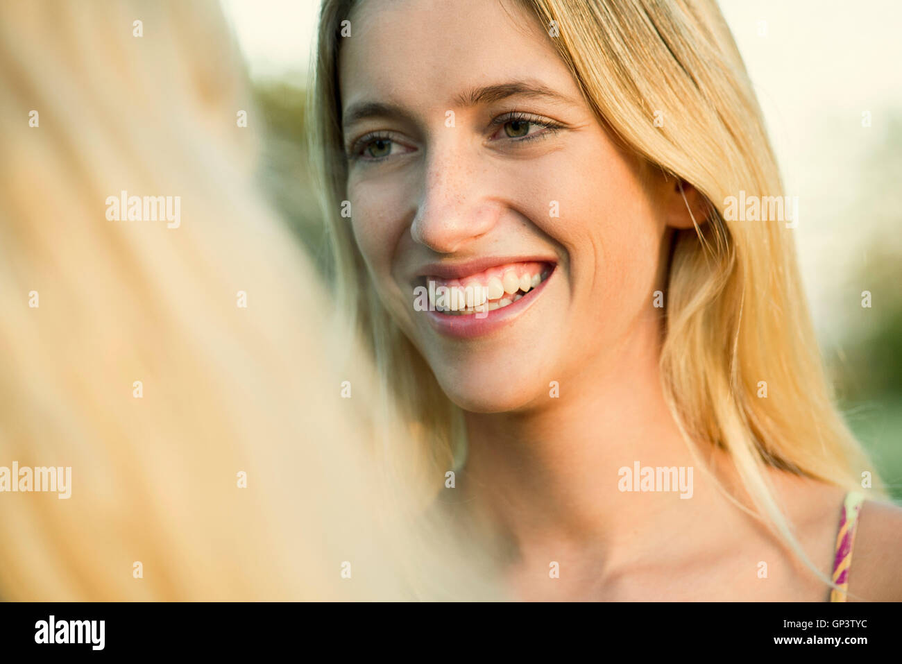 Listen portrait young persons hi-res stock photography and images - Alamy
