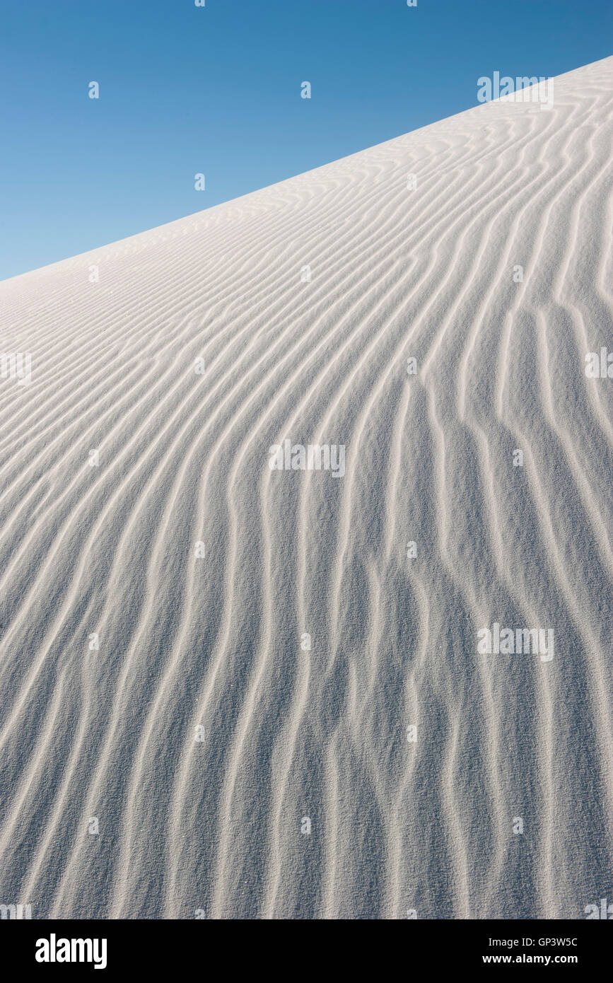 Rippled sand texture hi-res stock photography and images - Alamy