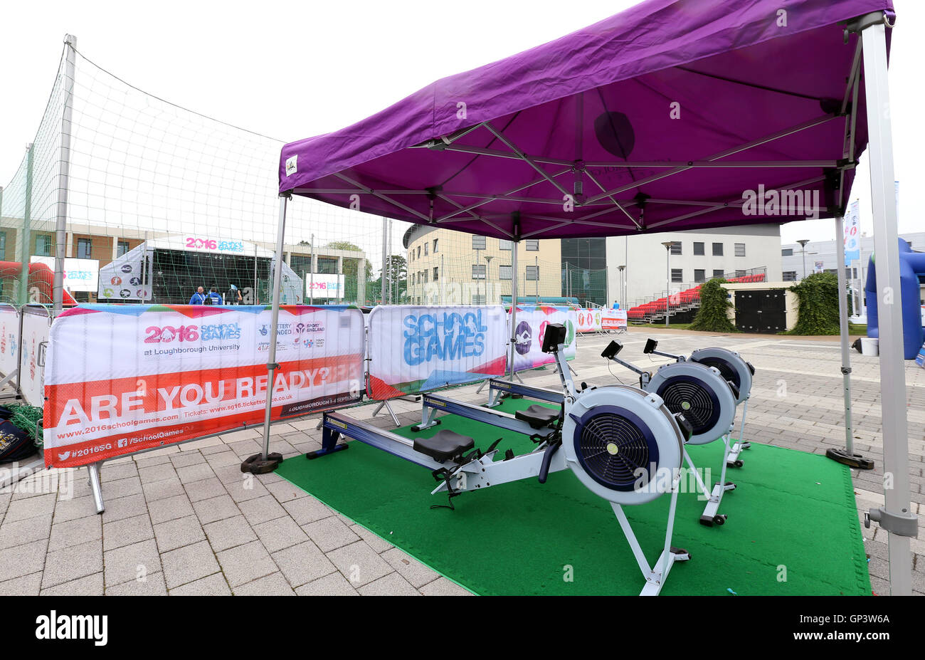 Spectator zone activities hi-res stock photography and images - Alamy