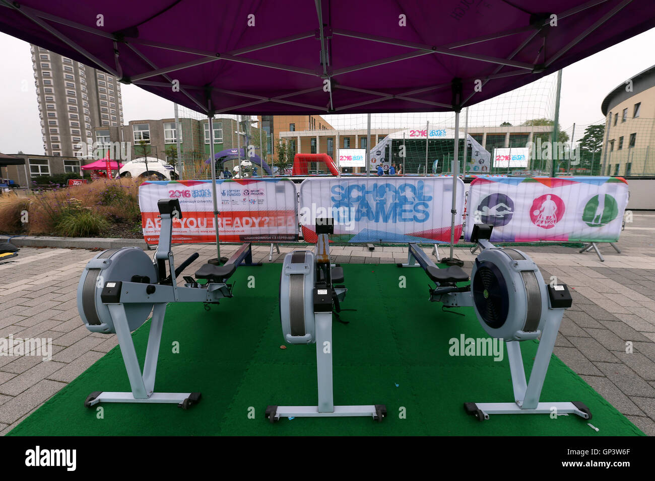 Spectator zone activities hi-res stock photography and images - Alamy