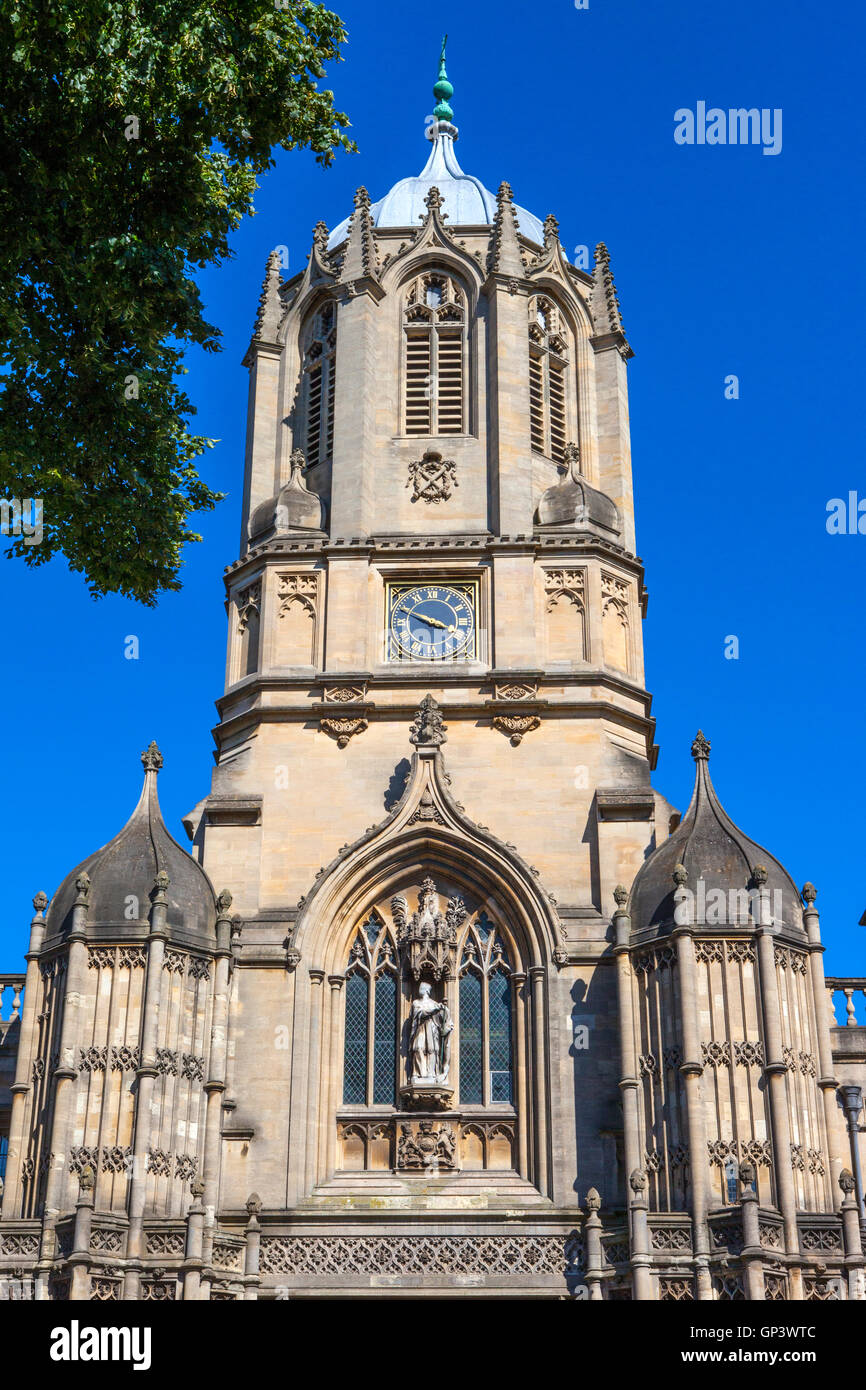 A view of the historic Tom Tower at Christ Church College - one of the ...