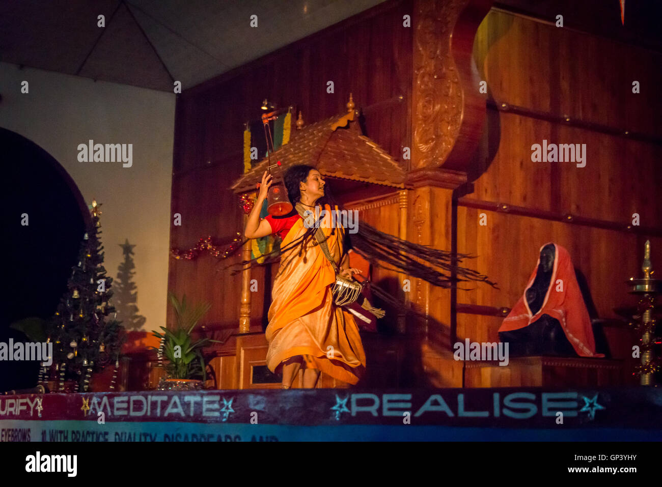Bengali folk music hi-res stock photography and images - Alamy