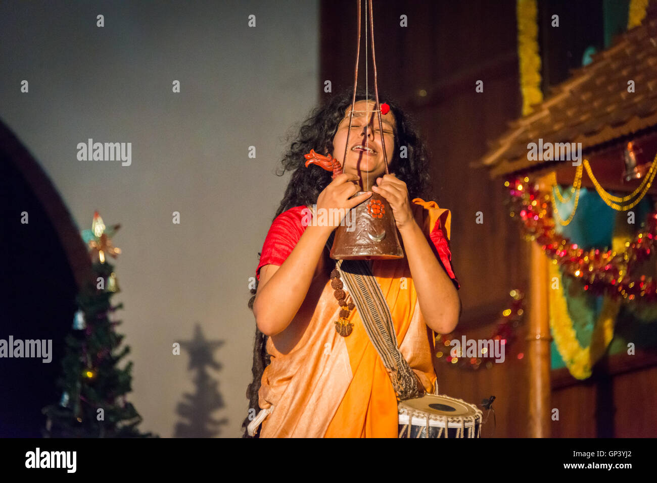 Bengali folk music hi-res stock photography and images - Alamy
