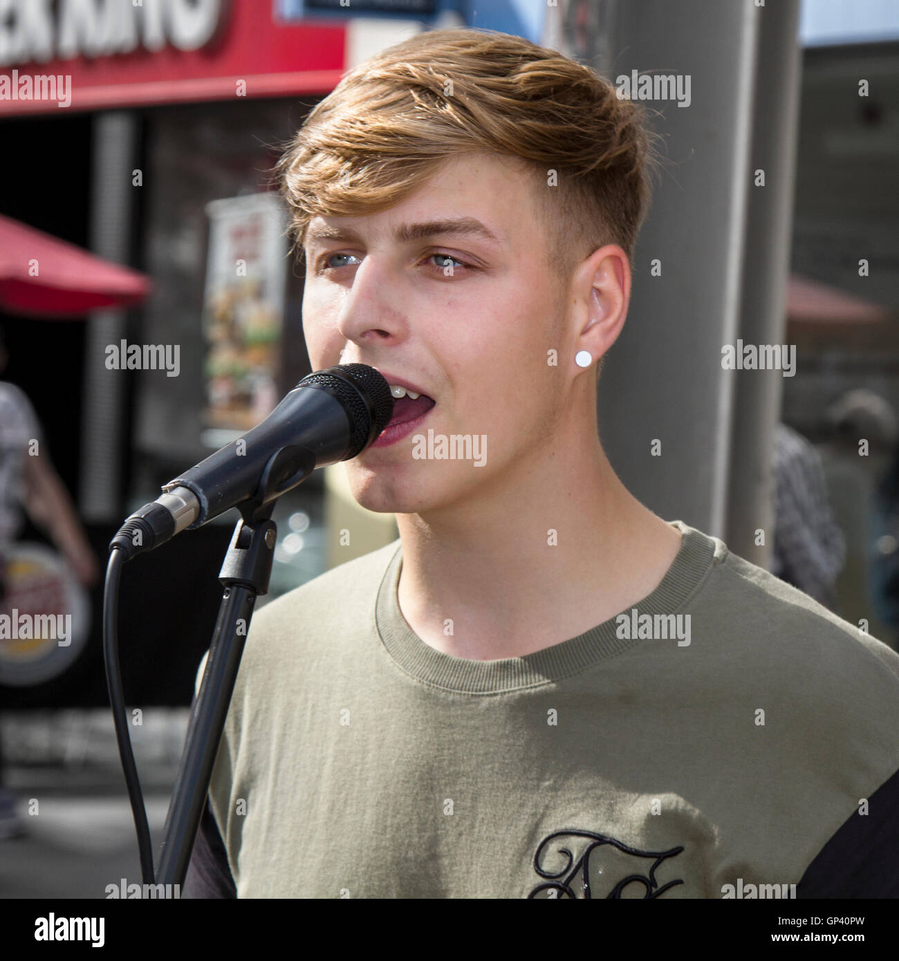 Jason Allan busking on the streets of Liverpool One, Merseyside, UK ...