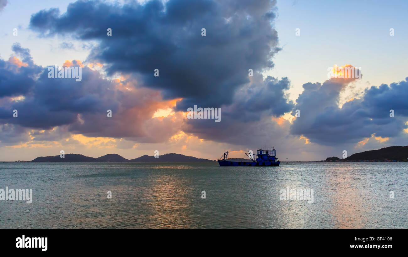 Clouds, sky, colorful, layered, convective, stratus, cumulus, cirrus ...