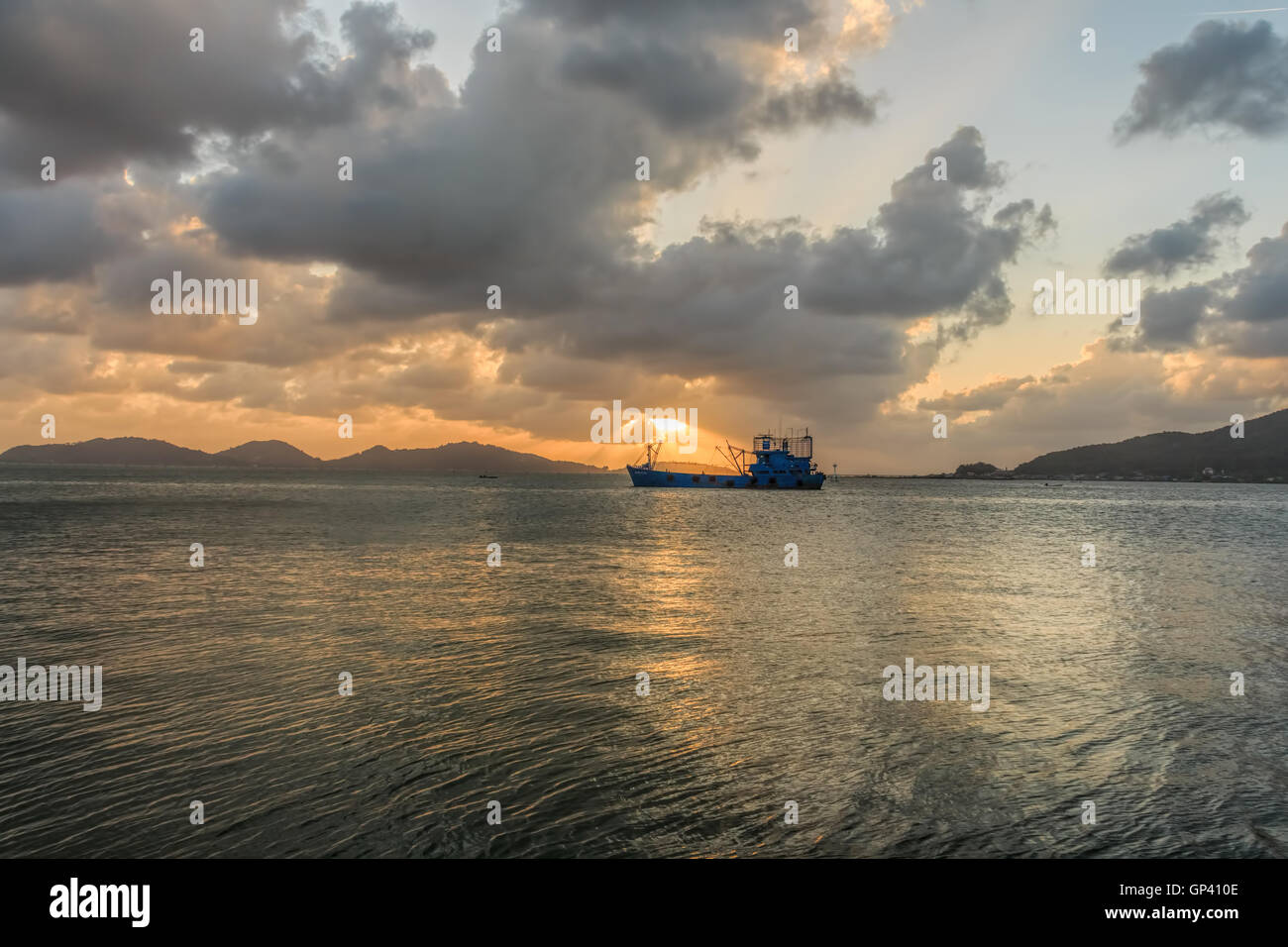 Clouds, sky, colorful, layered, convective, stratus, cumulus, cirrus ...