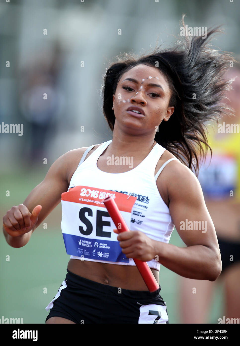 Girls 4 x 100m relay hi-res stock photography and images - Alamy