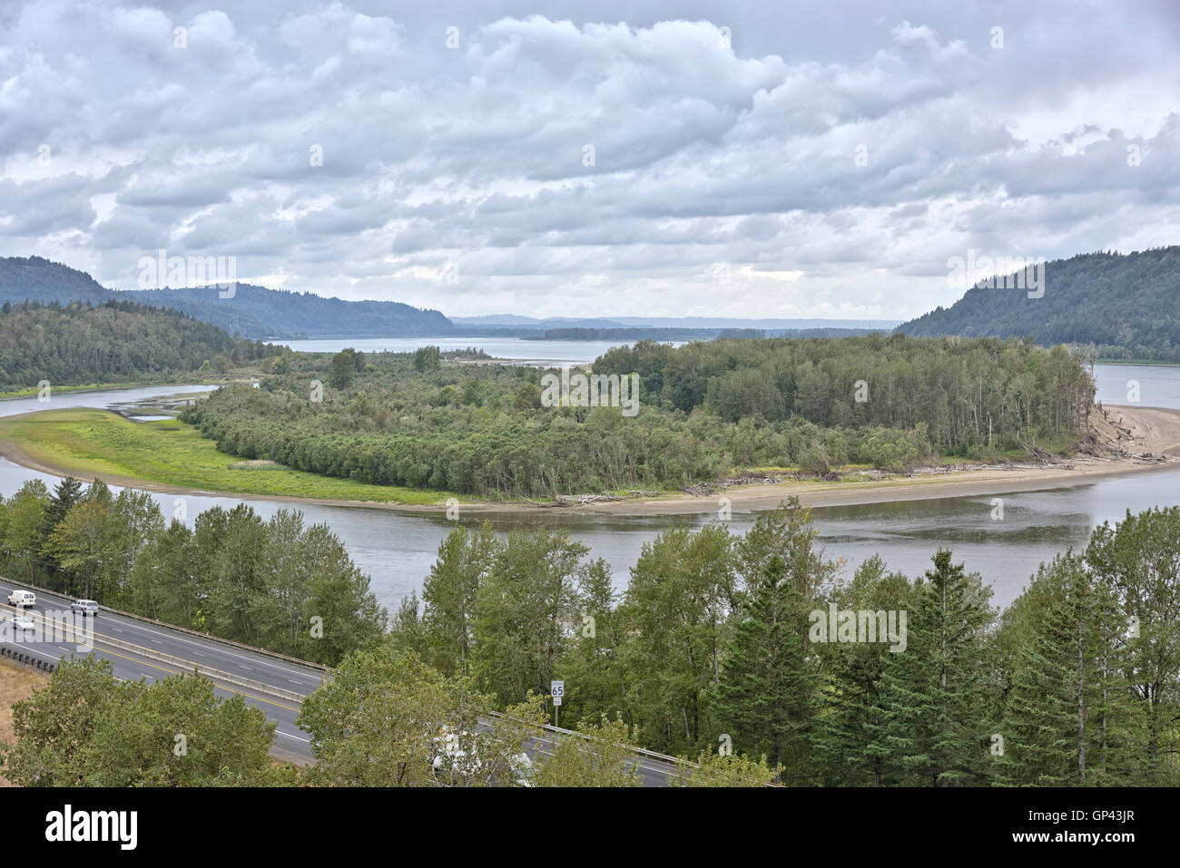 Overcast day in the Columbia River Gorge Oregon Stock Photo - Alamy