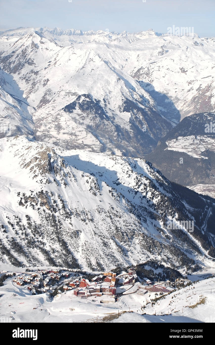 Resort valley hi-res stock photography and images - Alamy
