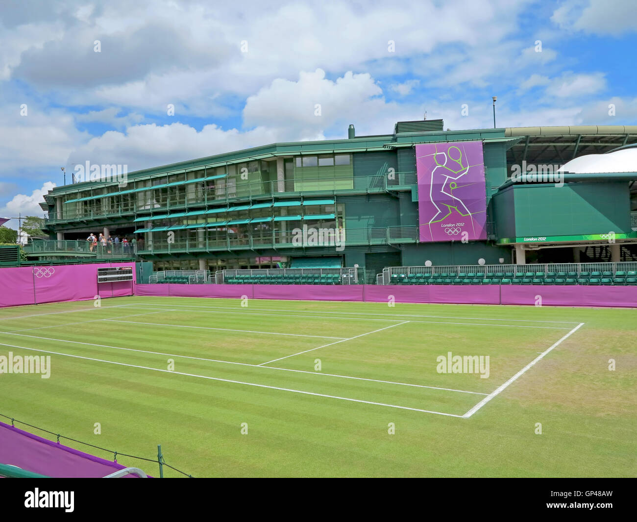 Wimbledon tennis courts hi-res stock photography and images - Alamy
