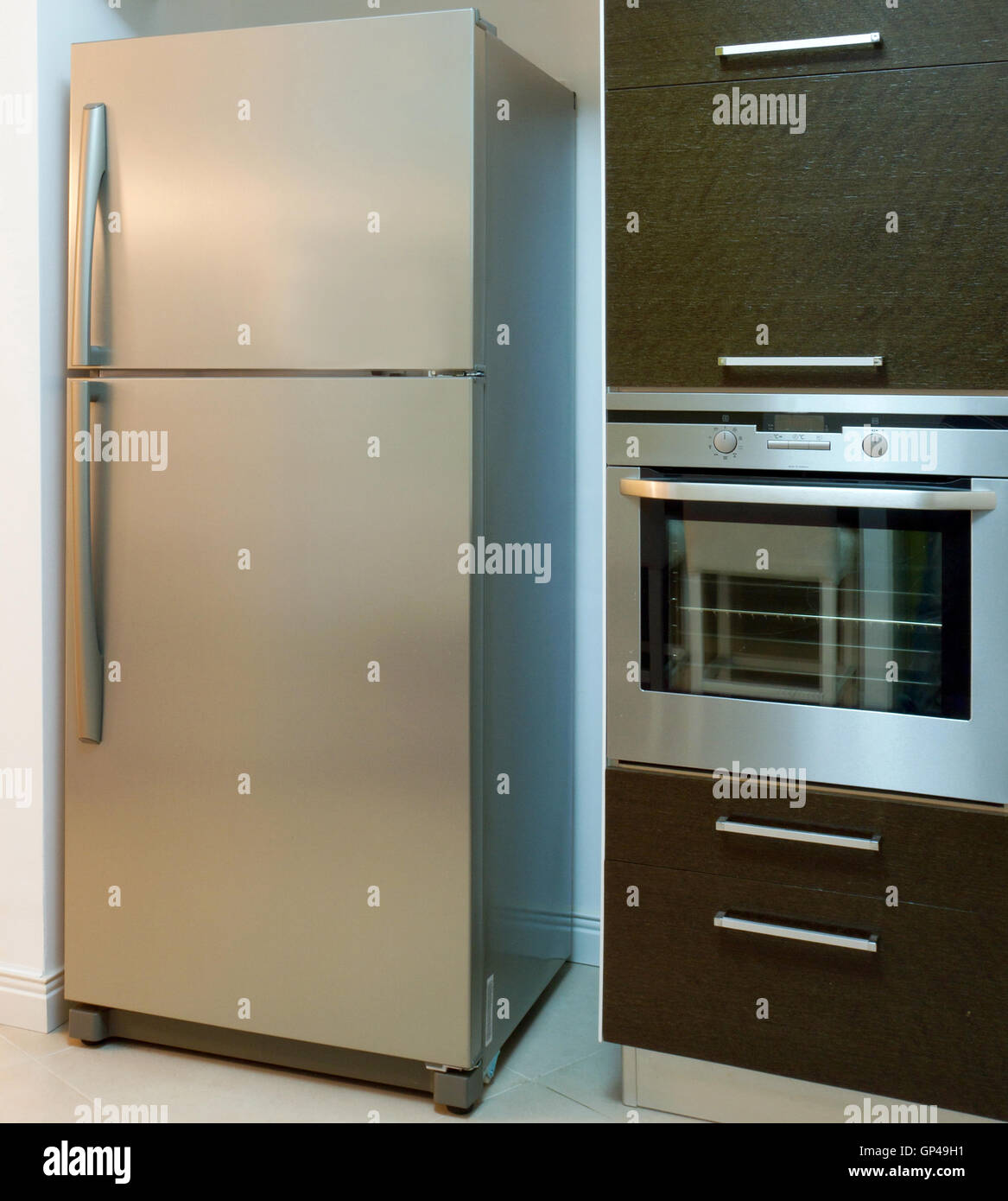 Freezer interior hi-res stock photography and images - Alamy