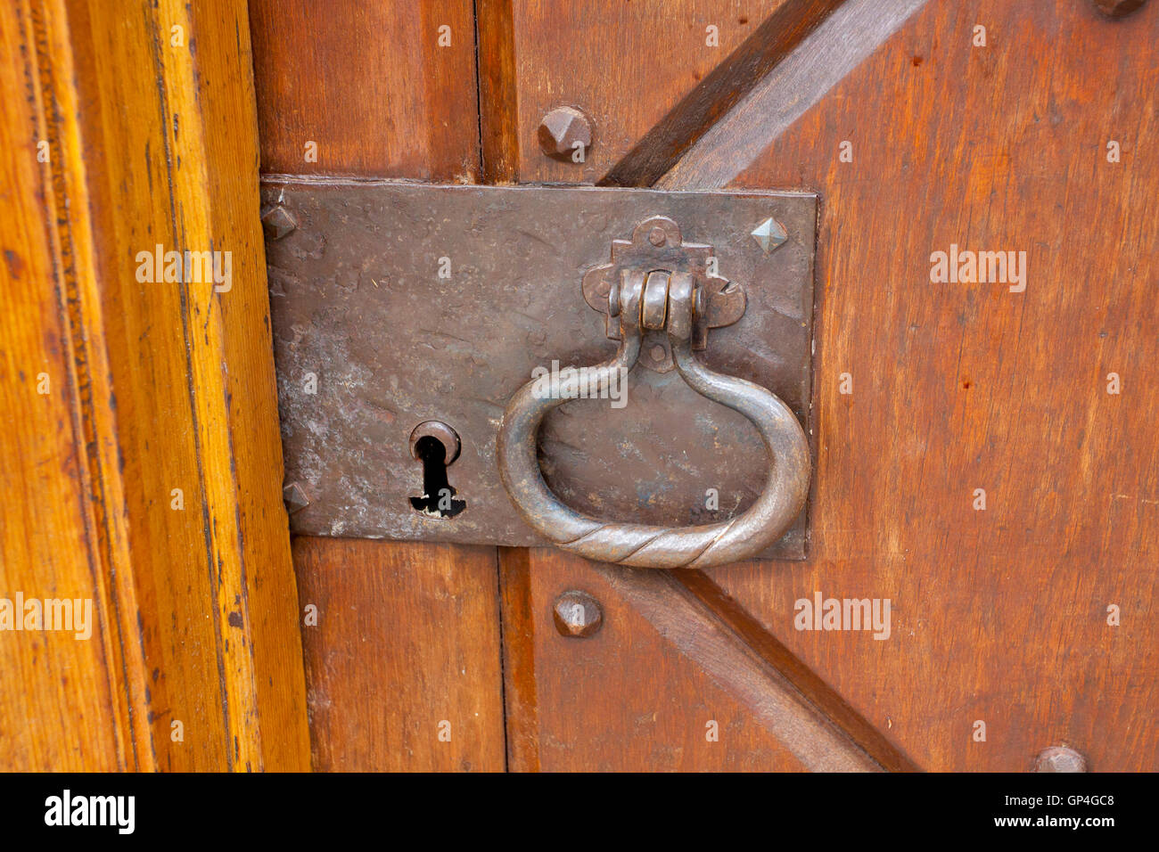 Old Door Handle Stock Photo Alamy old-door-handle-stock-photo-alamy