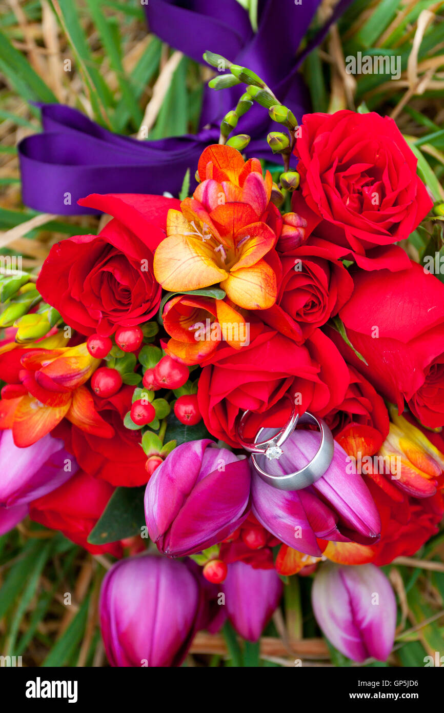 Titanium wedding ring hi-res stock photography and images - Alamy