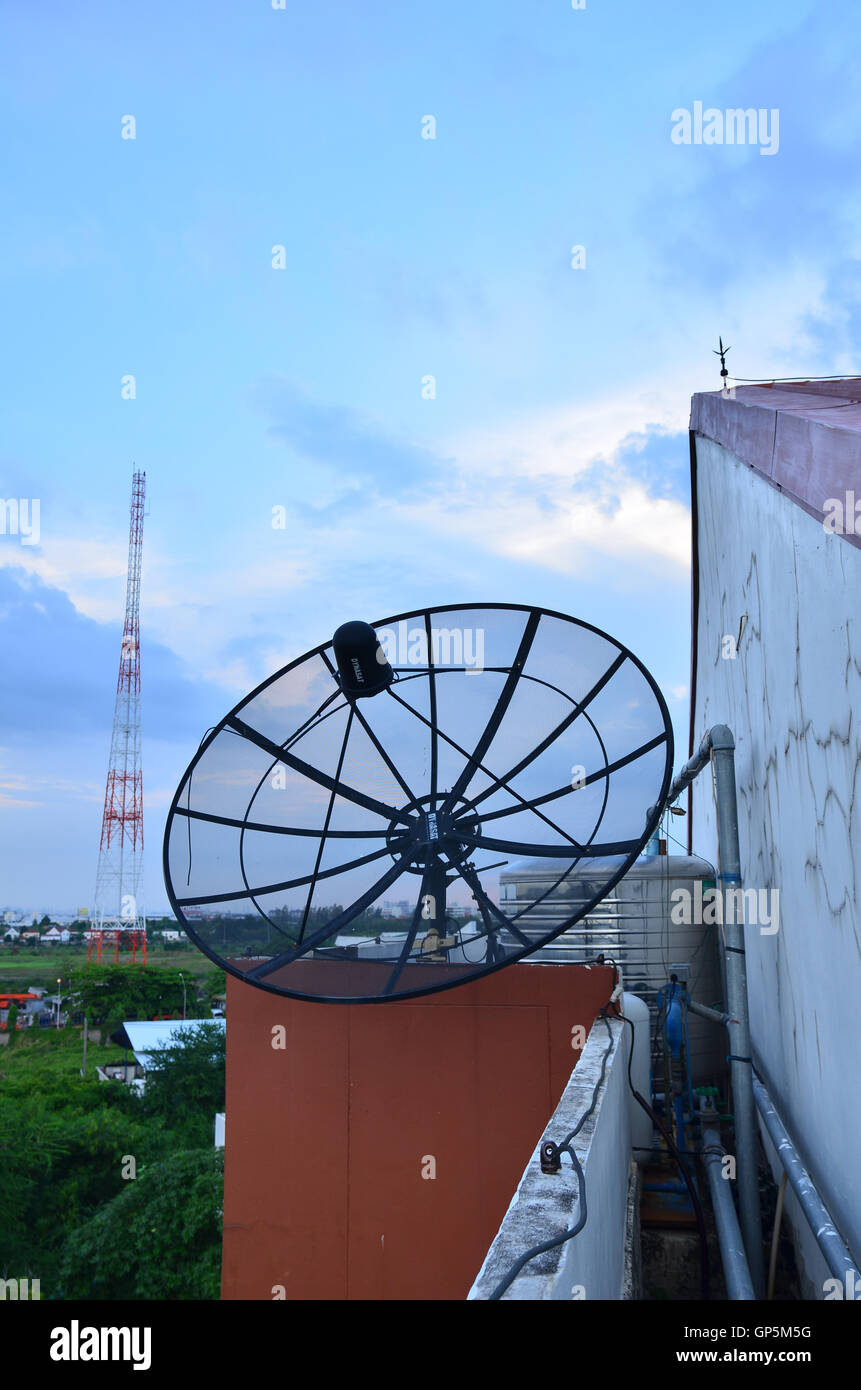 Satellite internet phone hi-res stock photography and images - Alamy