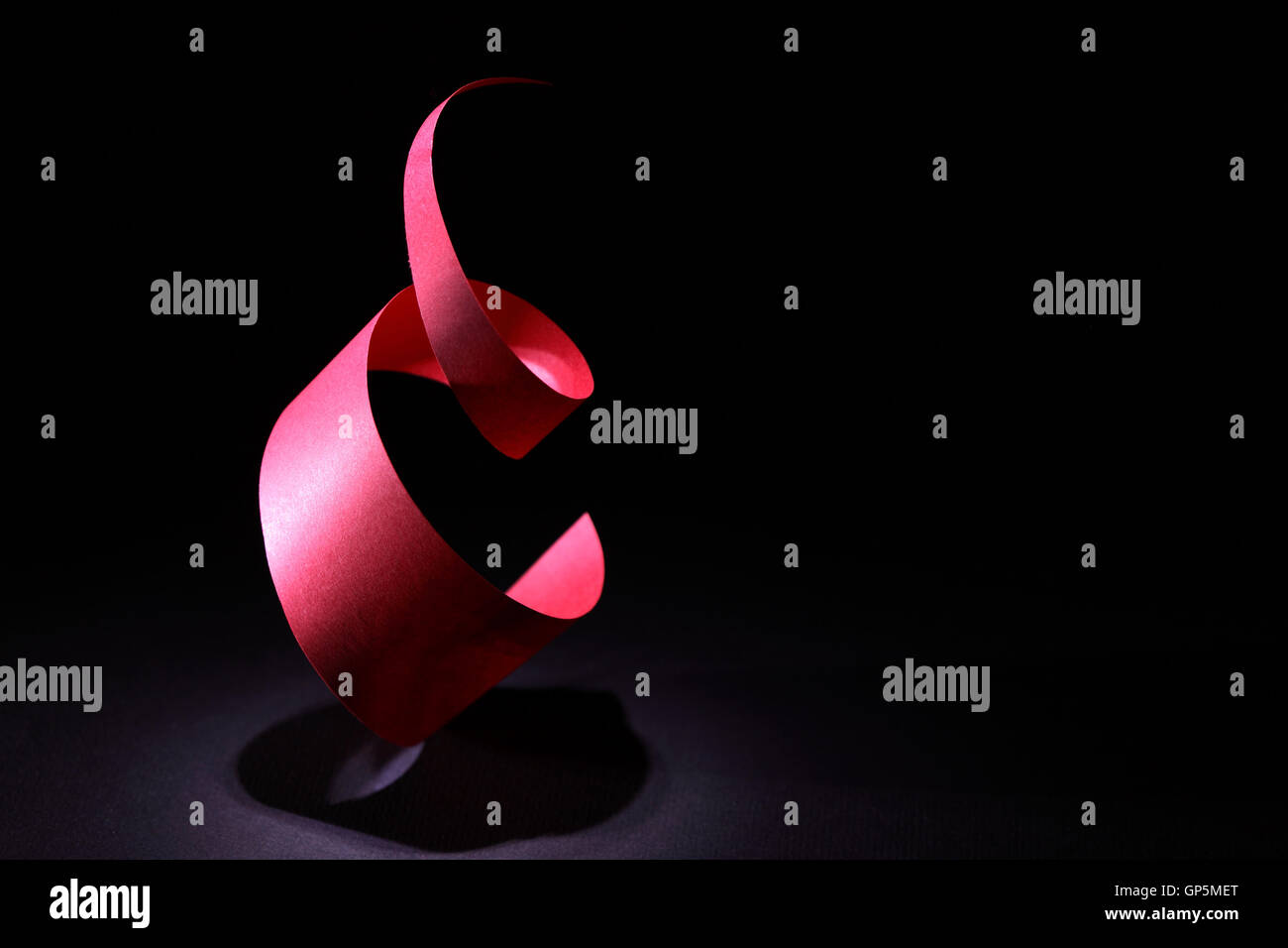 Red origami hi-res stock photography and images - Alamy