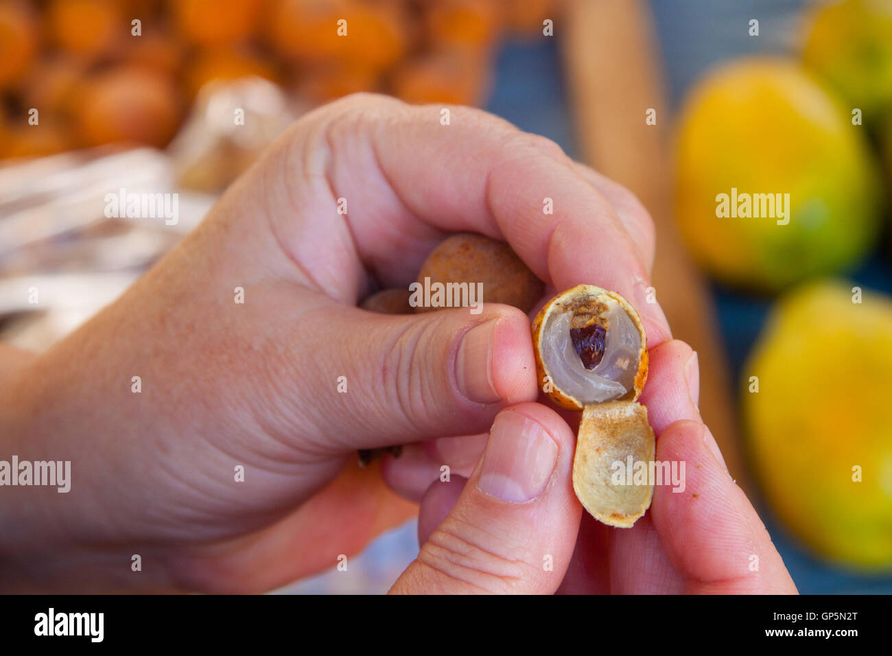 Oahu hawaiian fruit stand hi-res stock photography and images - Alamy