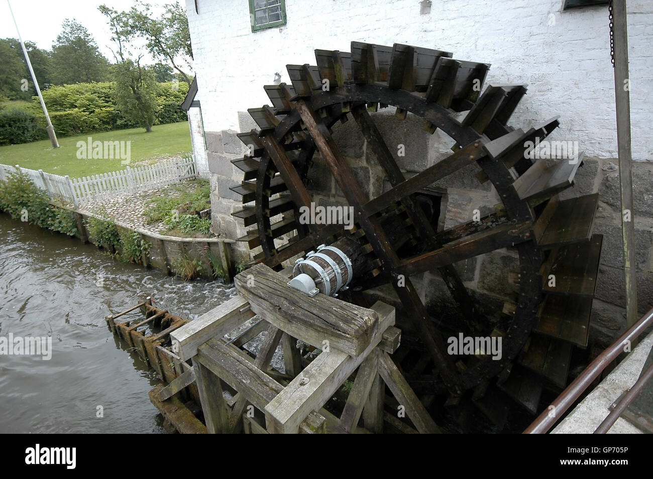 Horizontal water wheel hi-res stock photography and images - Alamy