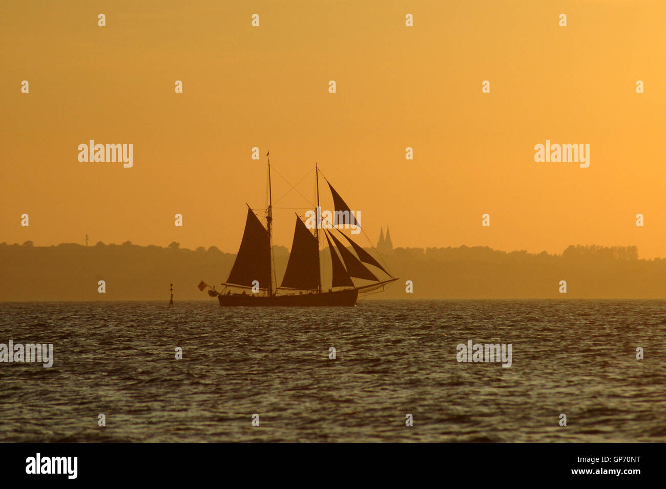 Old ship sail hi-res stock photography and images - Alamy