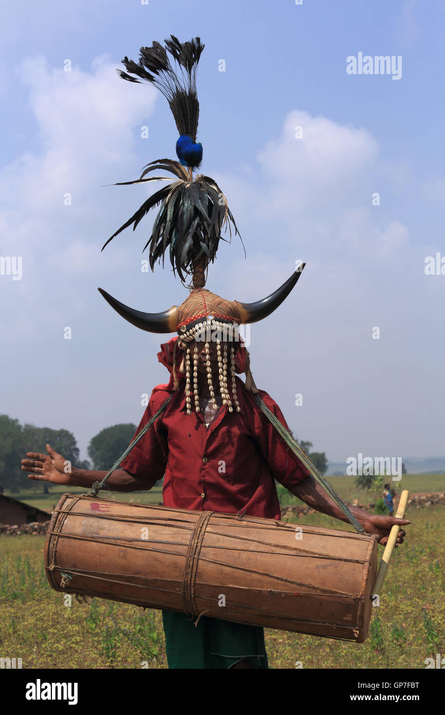 Bison horn dancers hi-res stock photography and images - Alamy