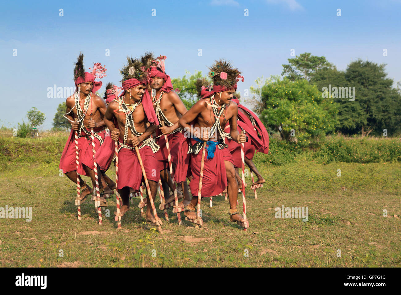 Gendi dancers hi-res stock photography and images - Alamy