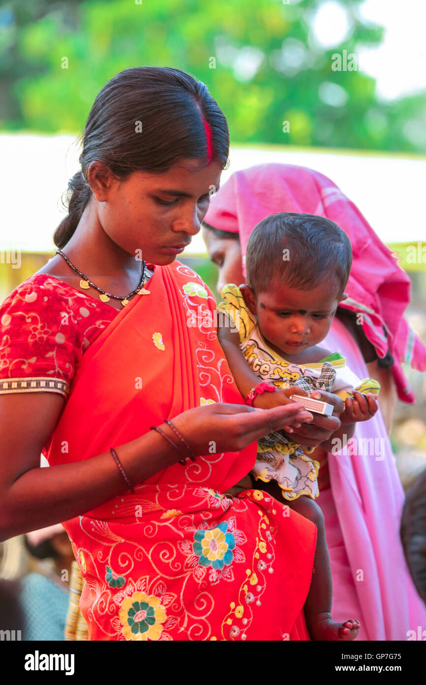 Tribal woman at haat weekly bazaar, bastar, chhattisgarh, india, asia ...