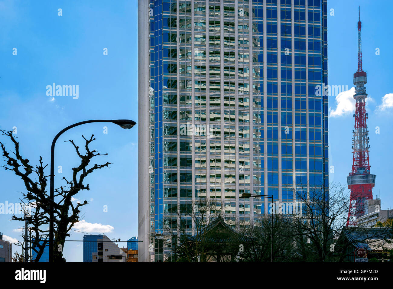Tokyo streetlights hi-res stock photography and images - Alamy