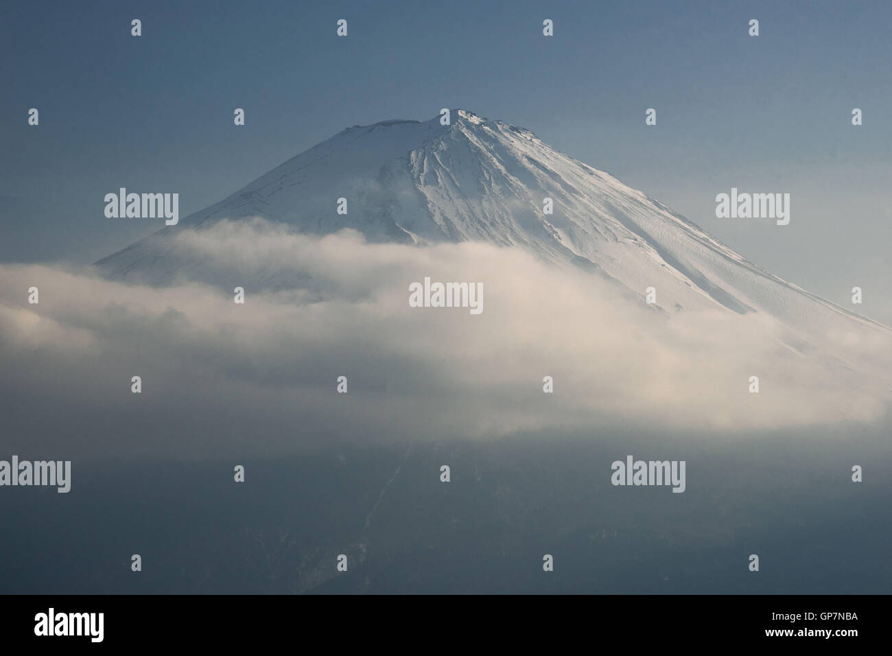 Japan mount fuji cloud hi-res stock photography and images - Alamy