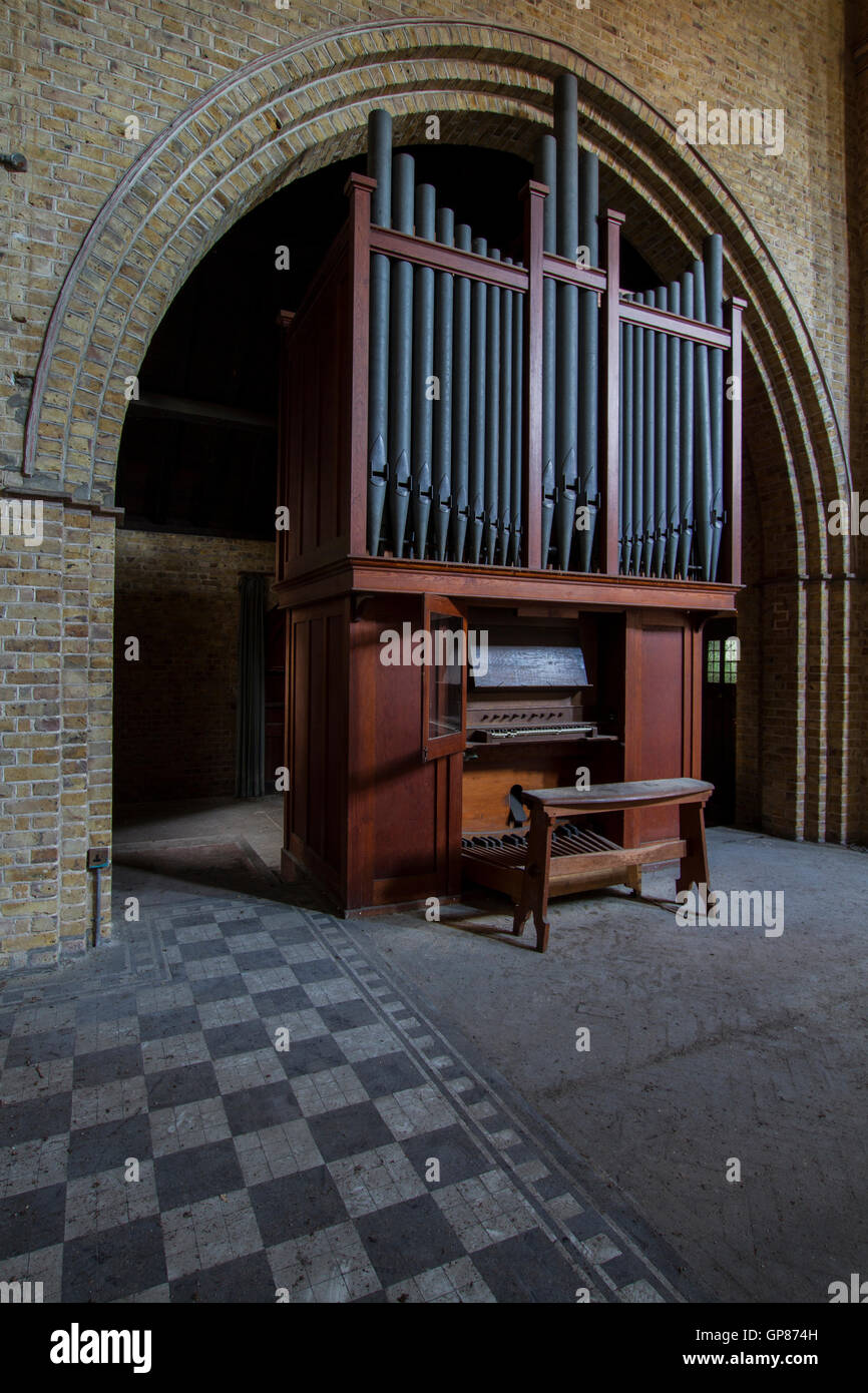 Long organ pipes hi-res stock photography and images - Alamy