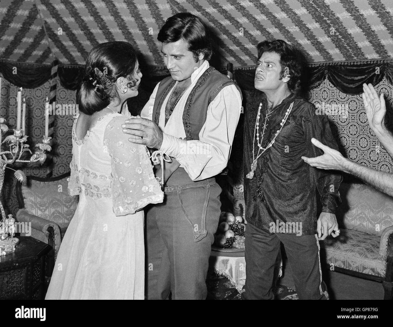 Vinod Khanna Wife Kavita Daughter Shraddha