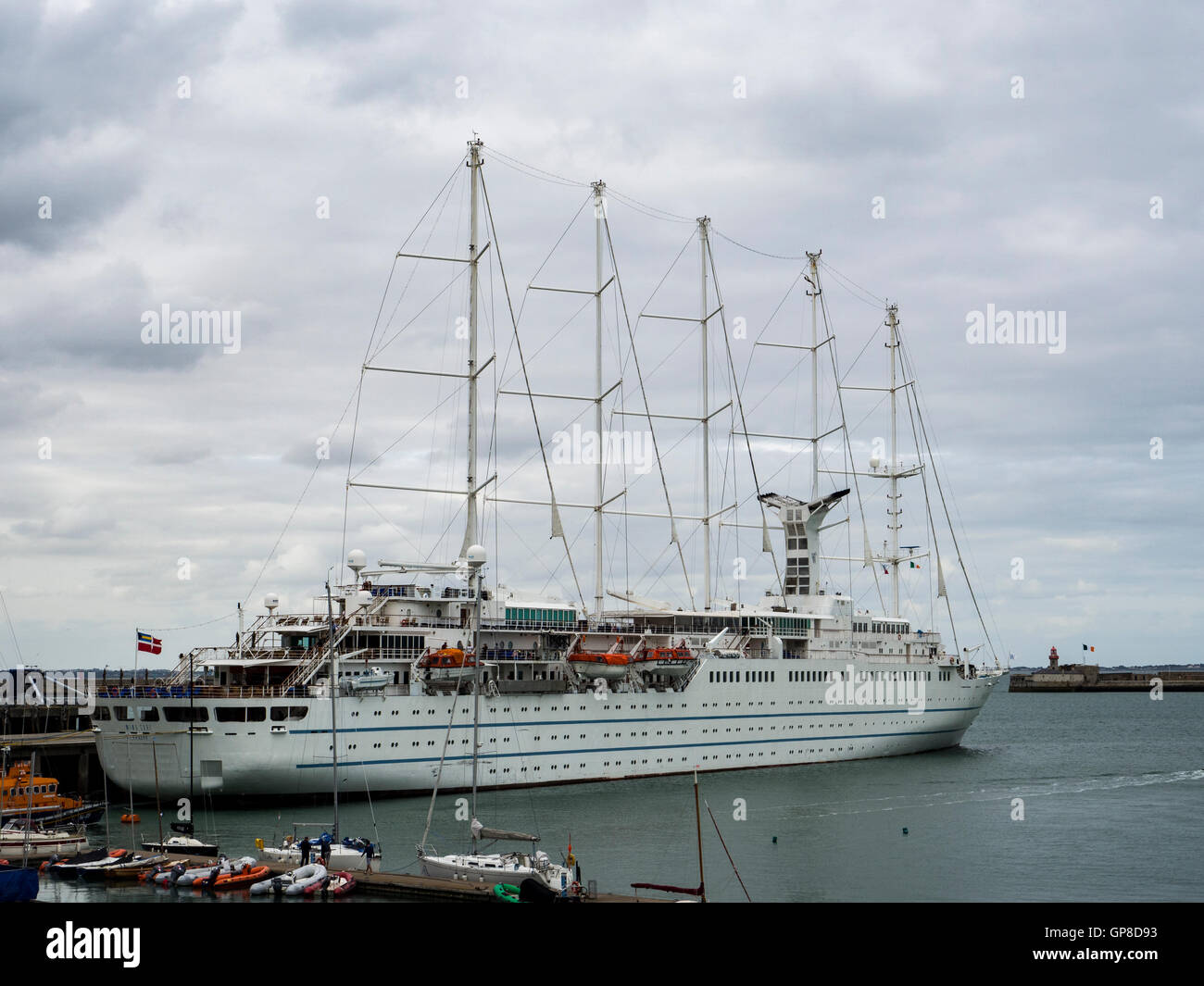 Windstar ship hi-res stock photography and images - Alamy