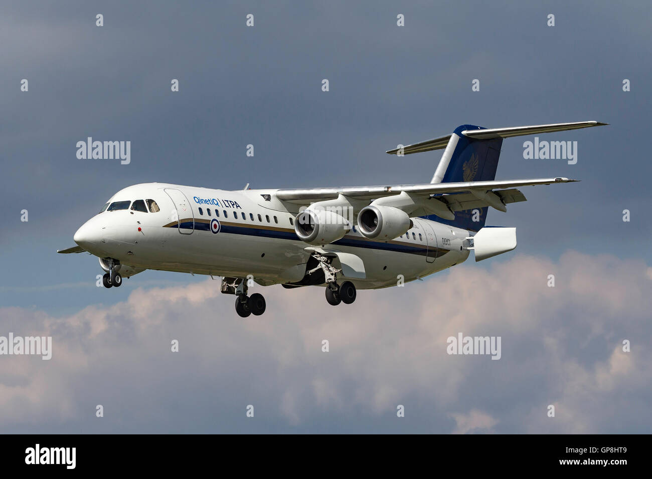 QinetiQ BAE Systems-Avro RJ100 QQ101 from the Empire Test Pilots School ...