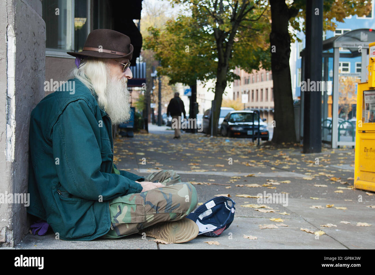 Homeless old man white hi-res stock photography and images - Alamy