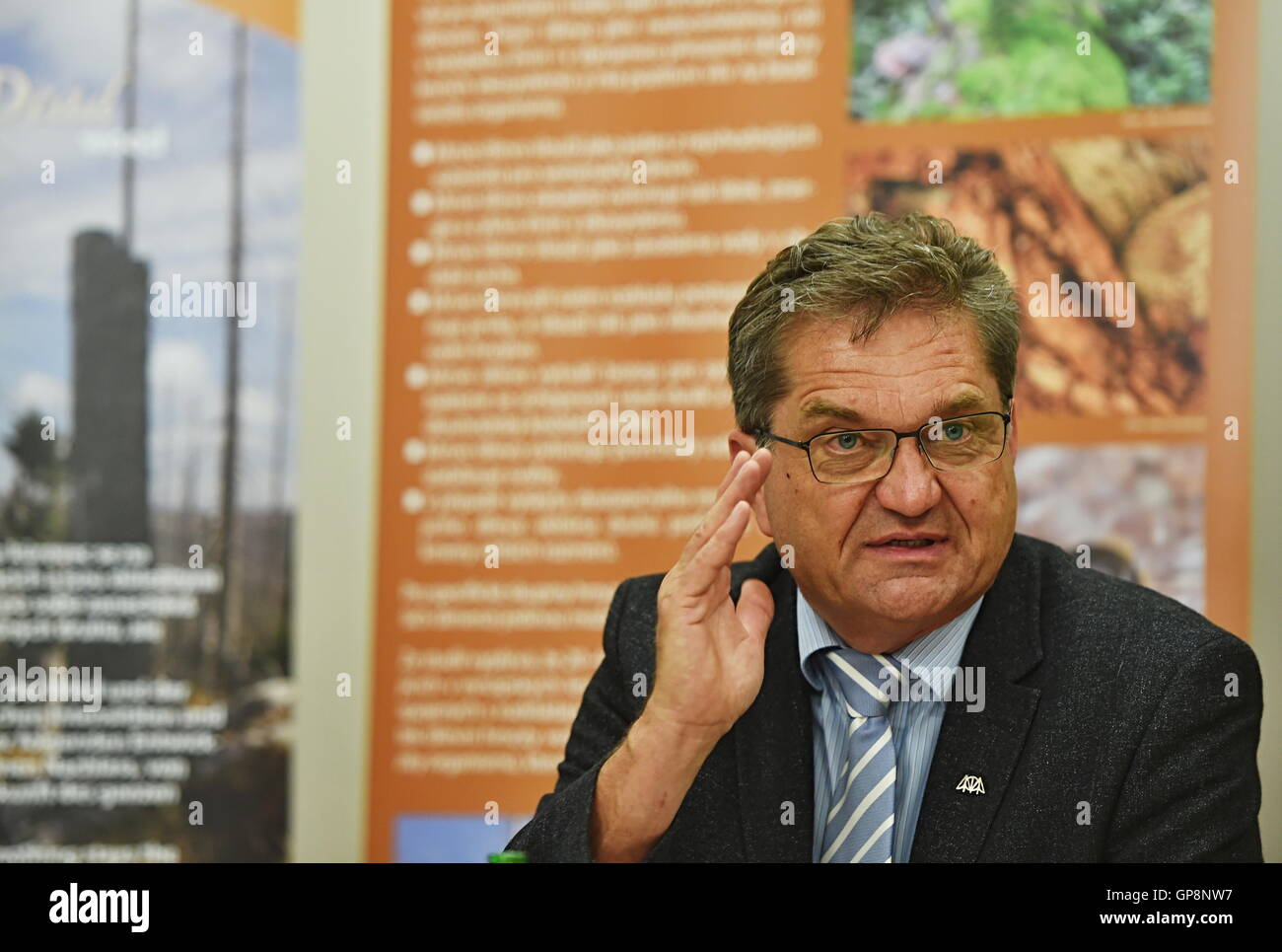 Richard wald hi-res stock photography and images - Alamy