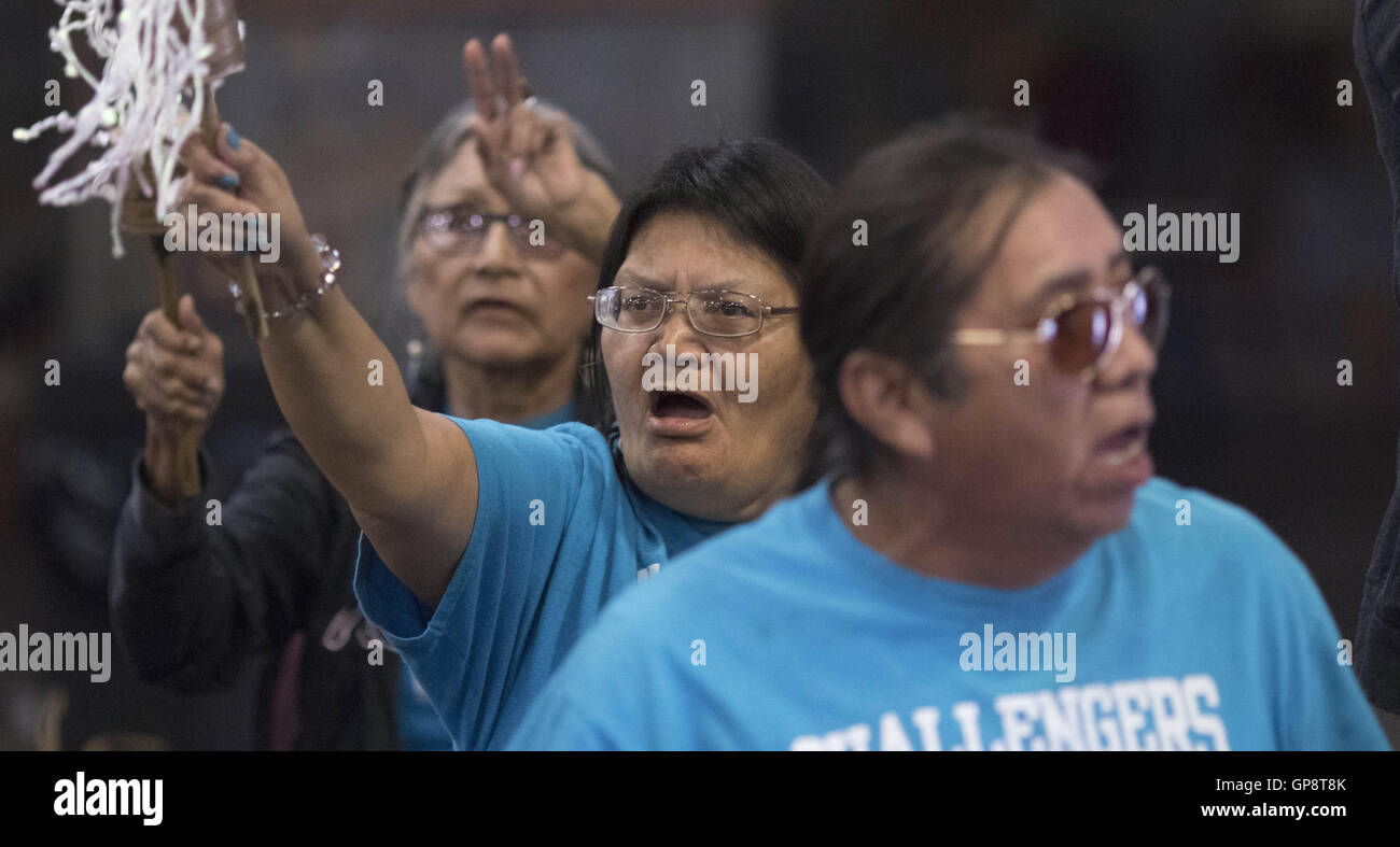 Elgin, Florida, USA. . Members of the Cheyenne Arapaho team try to ...