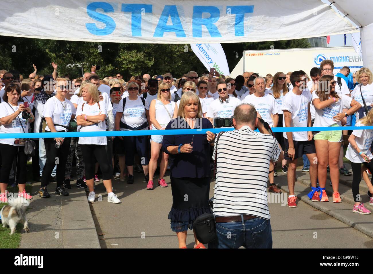 Memory Walk sees thousands of people raising money for a world without ...