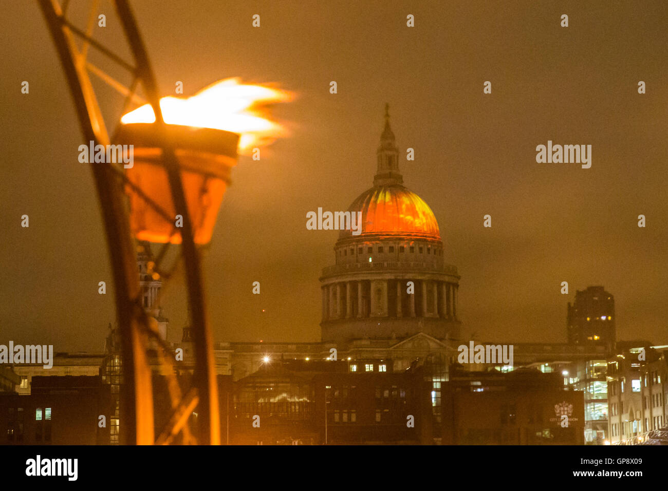 Londons tate modern hi-res stock photography and images - Alamy
