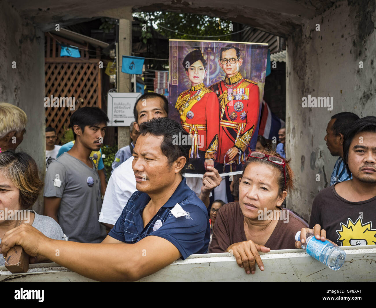 Hold up the fort hi-res stock photography and images - Alamy