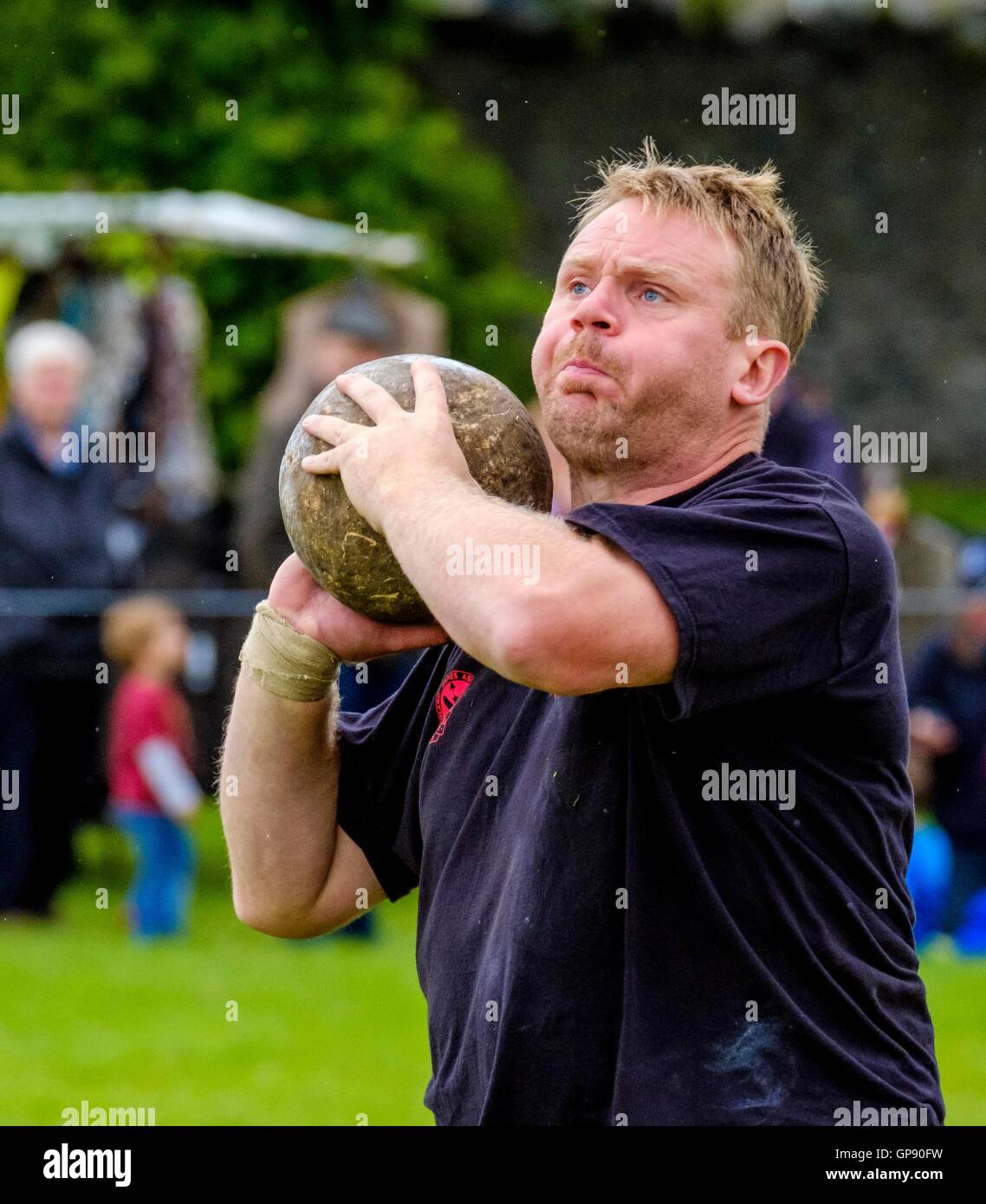 Haggis hurling hi-res stock photography and images - Alamy