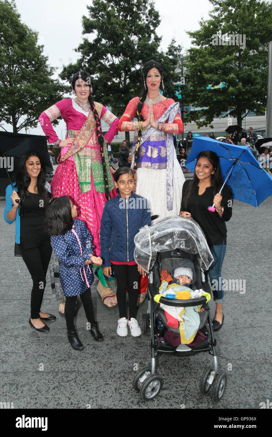Multicultural families uk hi-res stock photography and images - Alamy
