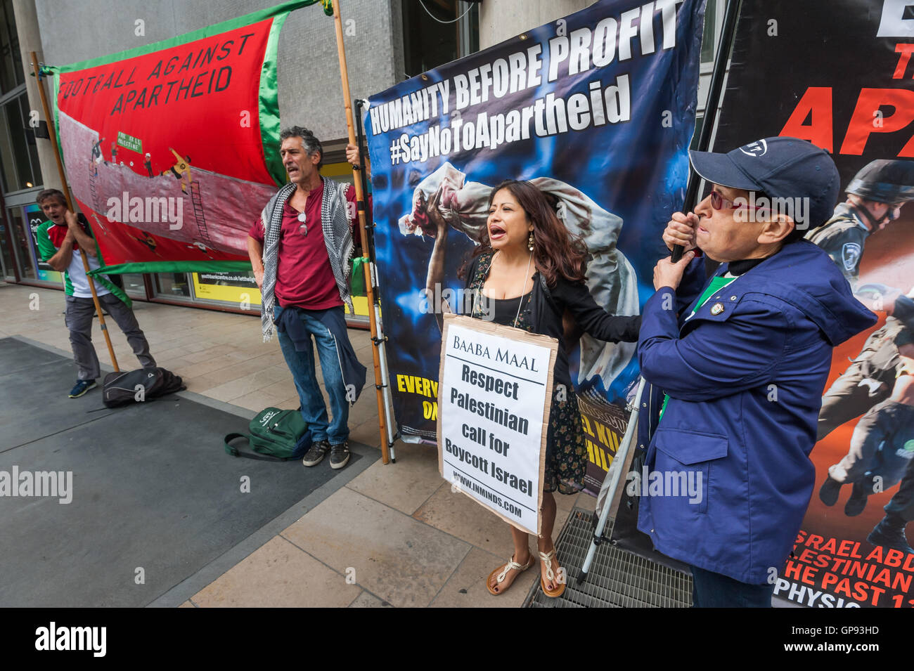 Nelson mandela apartheid protest hi-res stock photography and images ...