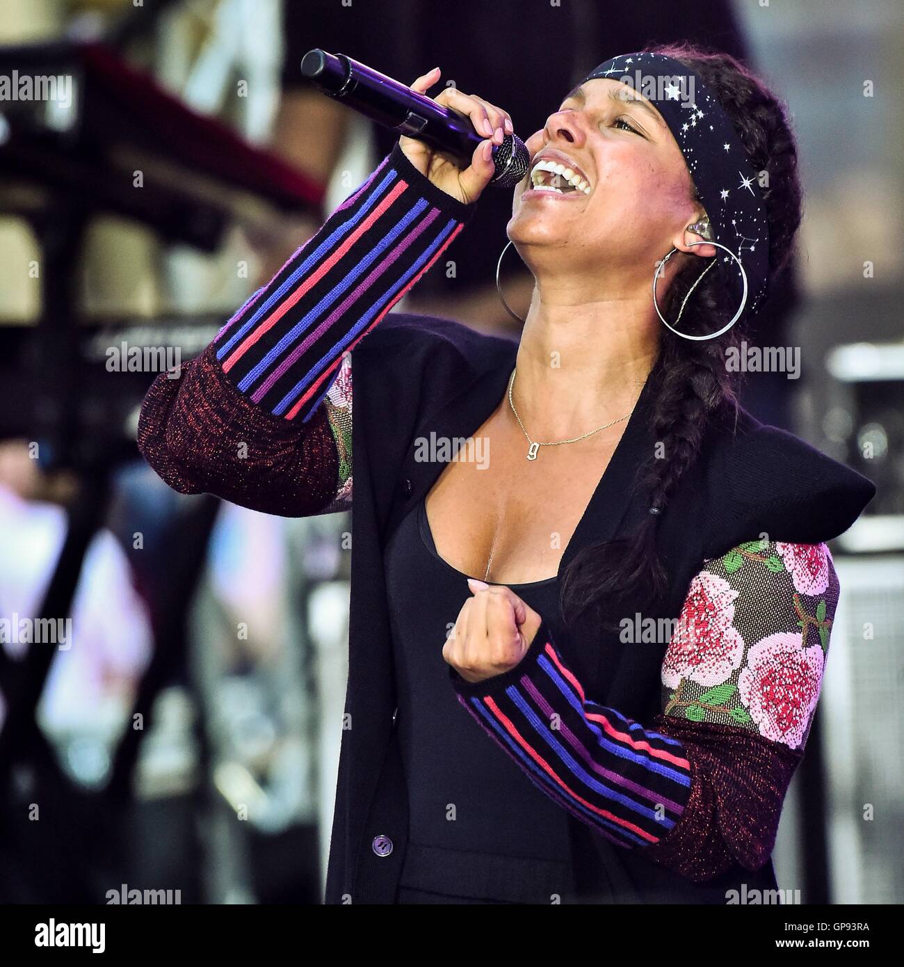 Alicia keys live concert hi-res stock photography and images - Alamy
