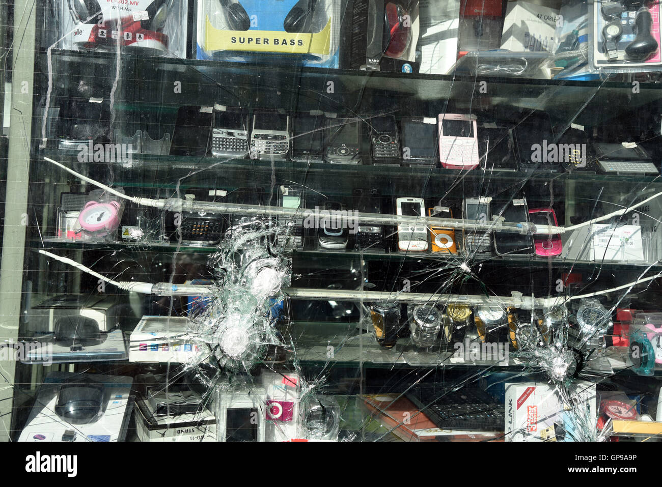 Smashed Phone High Resolution Stock Photography and Images - Alamy