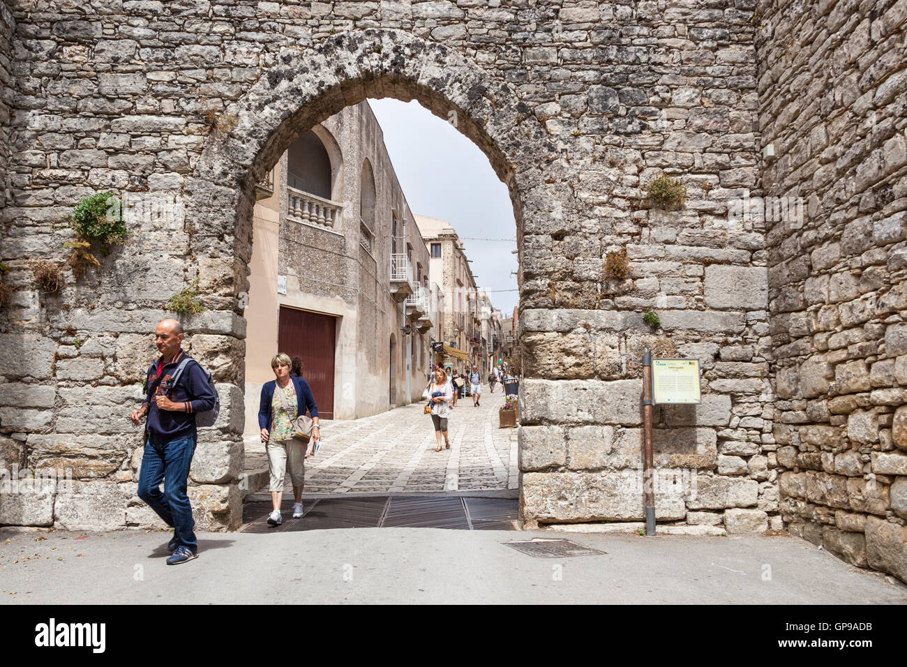 Porta Trapani, Erice, near Trapani, Sicily, Italy Stock Photo - Alamy