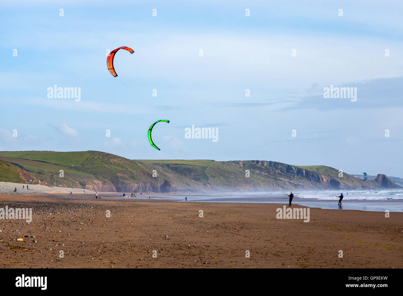 Kite surfing on Newgale beach, Pembrokeshire Stock Photo - Alamy