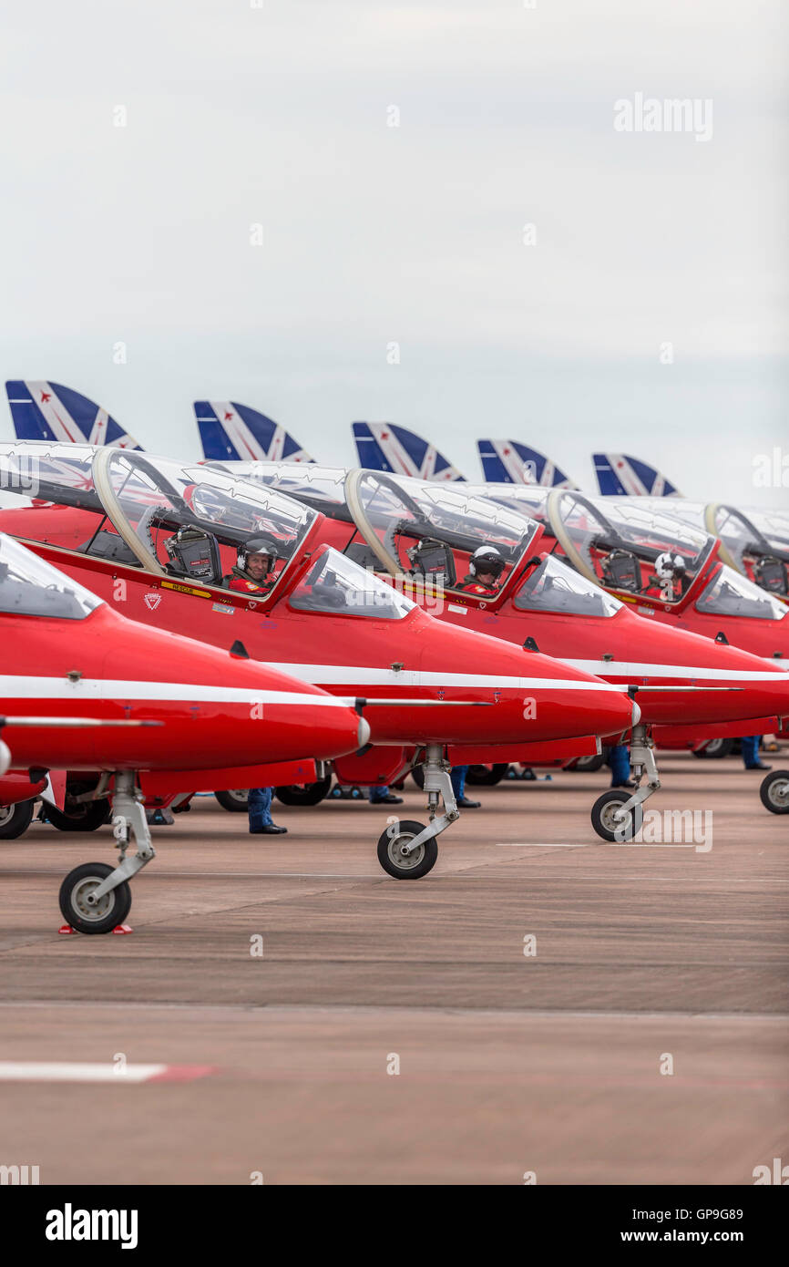 Royal Air Force (RAF) Red Arrows aerobatic display team flying British ...